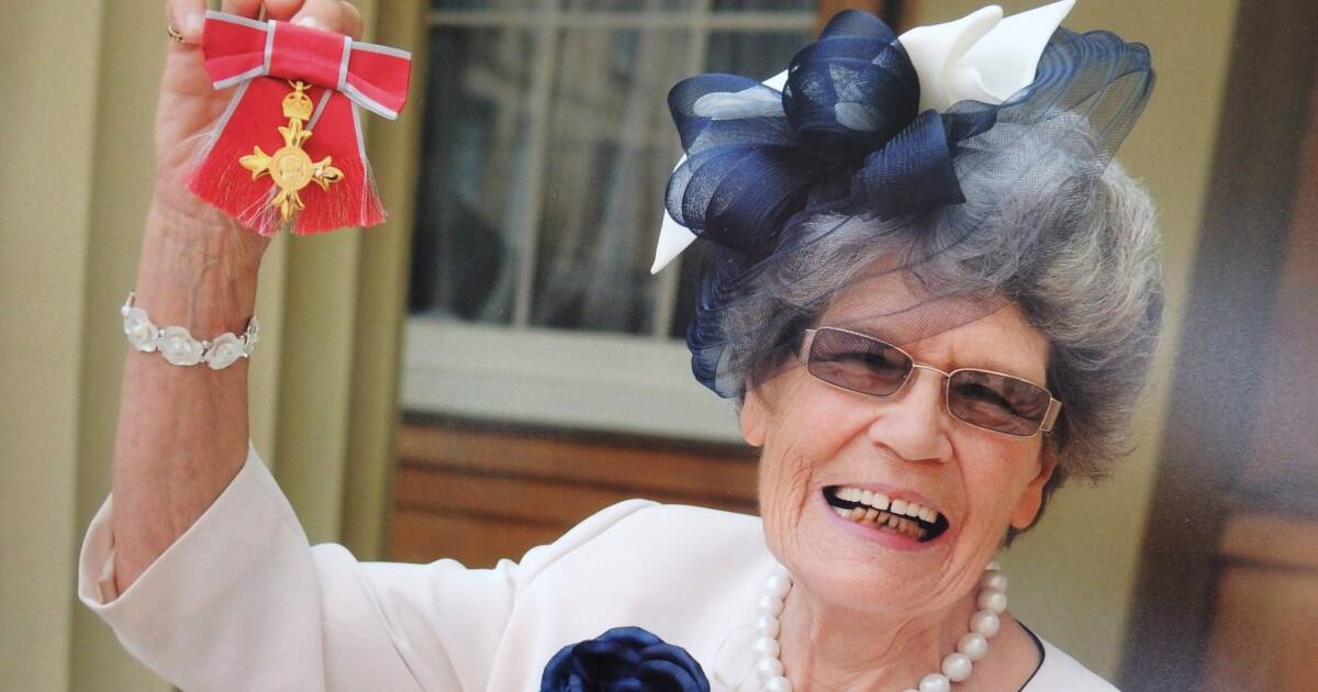 Maud Kells presented with OBE / WEC UK